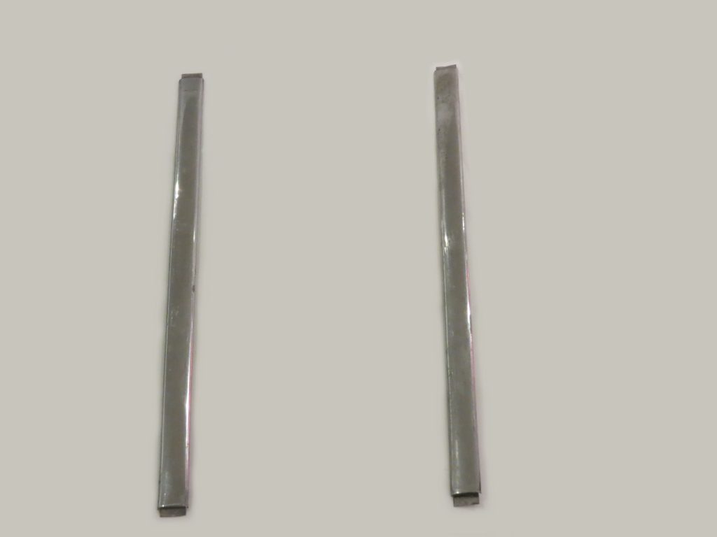 Rear window stainless molding: divider set – used (E-13620 – E-45671 ...