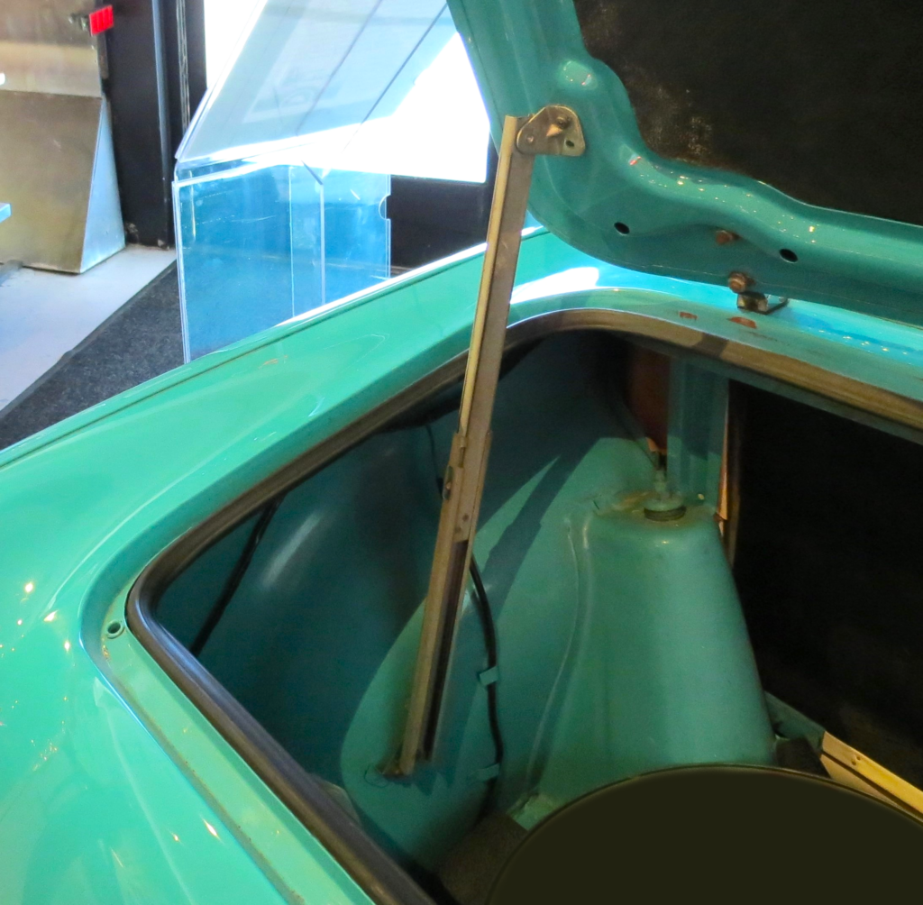 Trunk lid prop assembly – used | Metropolitan Pit Stop