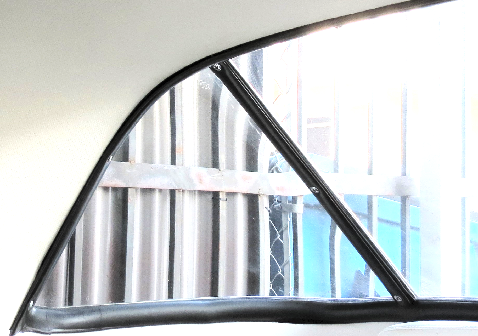 Rear window finish molding: divider set – used (E-13620 – E-45671 ...